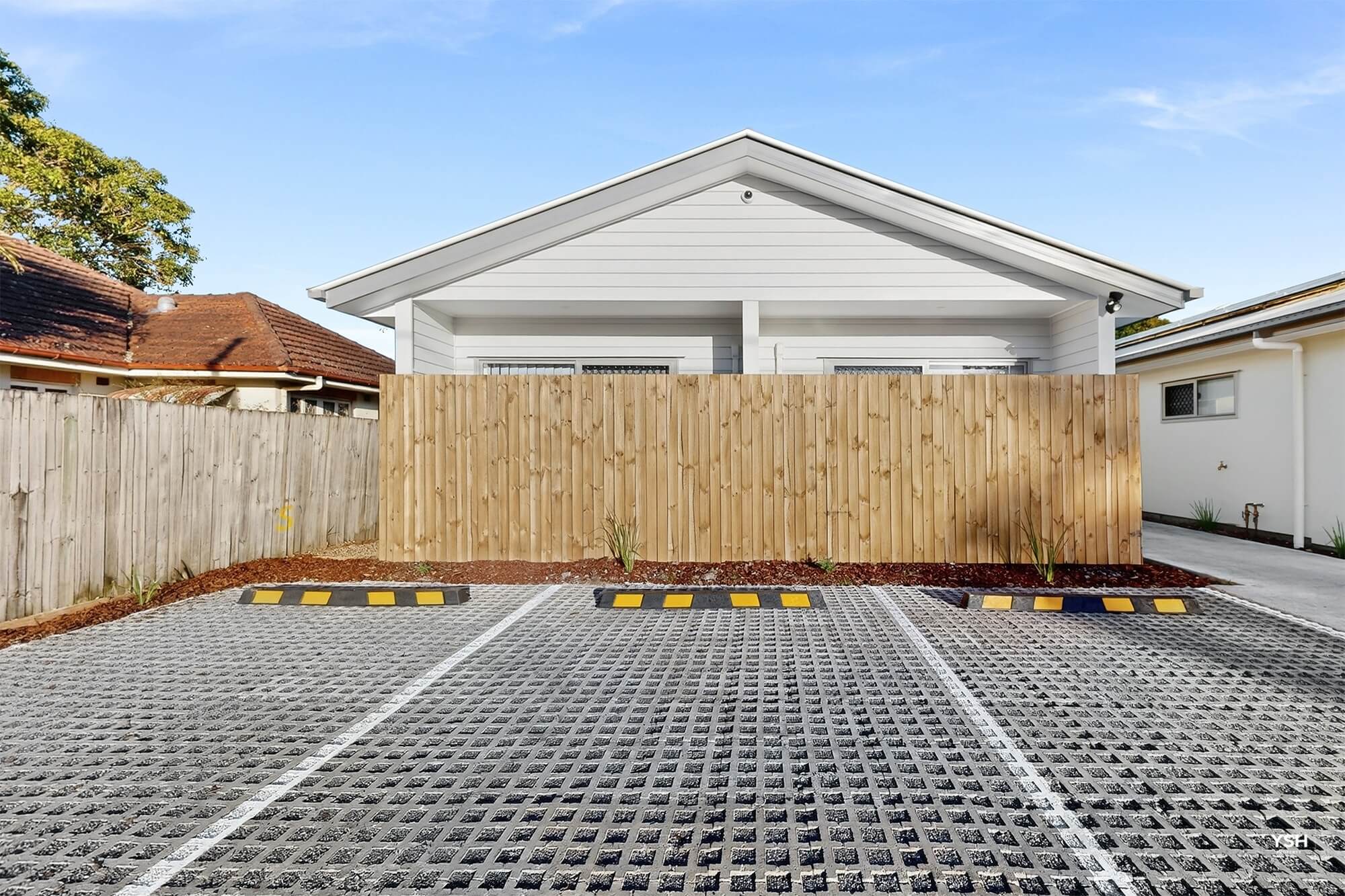 86 Board Street, Deagon 4017 - Rooming House Manager